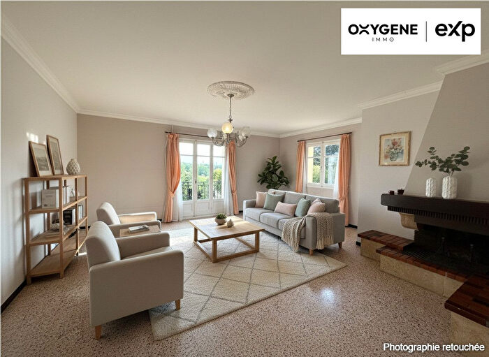 Maison à vendre - Saint-Féliu-dAvall - 6 pièces - 4 chambres