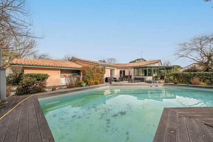 Maison à vendre - Saint-Loubès - 7 pièces - 3 chambres