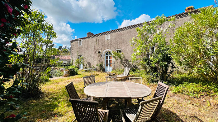 Maison à vendre - Apremont - 6 pièces - 4 chambres