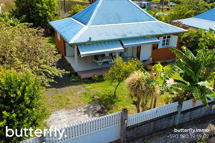 Maison à louer - Baie-Mahault - 4 pièces - 2 chambres