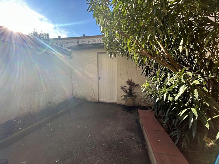 Appartement à louer - Agen, Gare - 3 pièces - 2 chambres