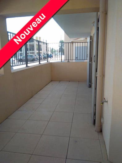 Peripherie Centre, Saint-Maximin-la-Sainte-Baume : Appartement 2 pièces à louer