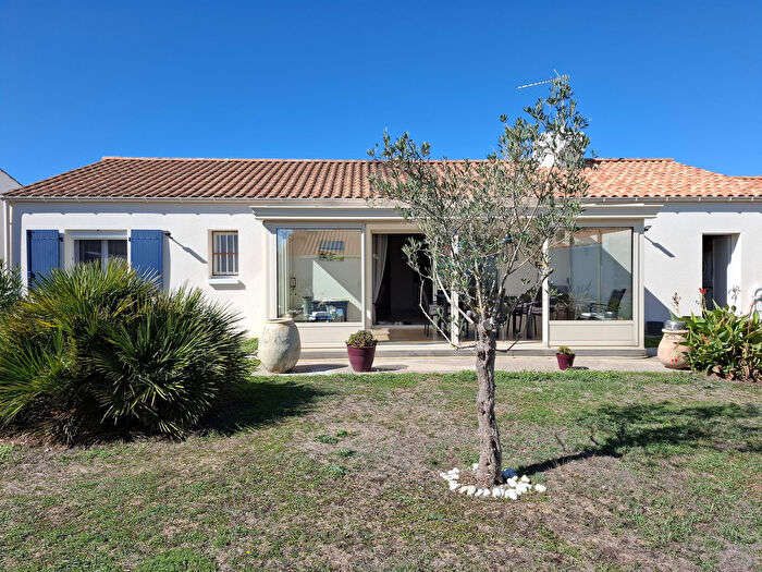 Maison 5 pièces à vendre à Château-d'Olonne, Les Soulardières, Mairie