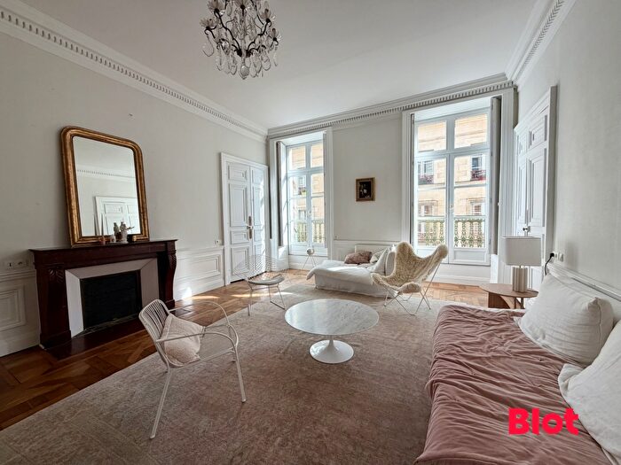 Quartiers Centre, Centre-ville - Appartement 6 pièces à vendre