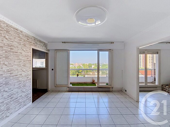 Appartement 4 pièces à vendre à Saint-Denis, Delaunay, Belleville