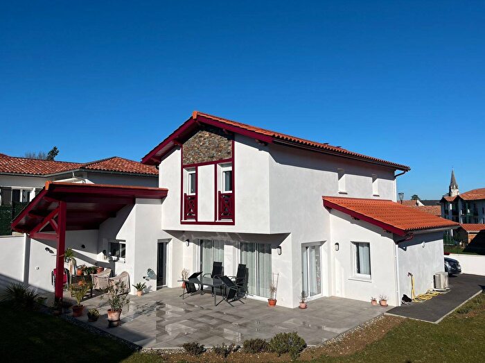 Maison 5 pièces à louer - Saint-Palais