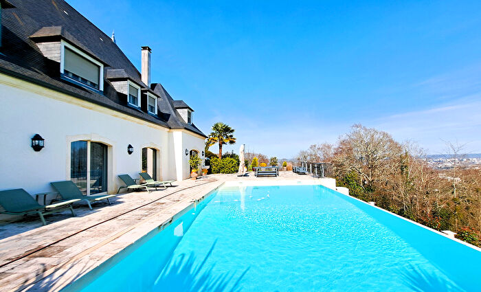 Maison à vendre - Jurançon - 11 pièces - 5 chambres