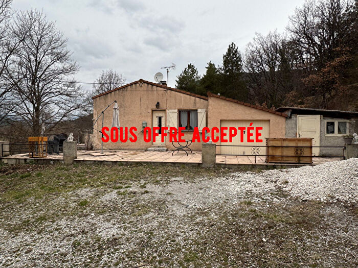 Maison à vendre - Castellane - 5 pièces - 3 chambres