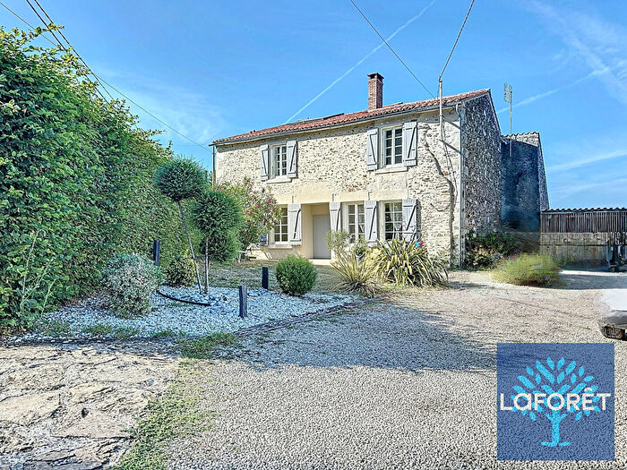 Maison à vendre - La Caillère-Saint-Hilaire - 6 pièces - 4 chambres