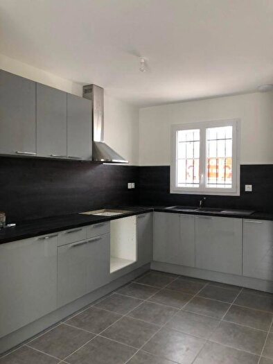 Maison à louer - Les Blaches-Les Champs, Montélimar - 4 pièces - 3 chambres