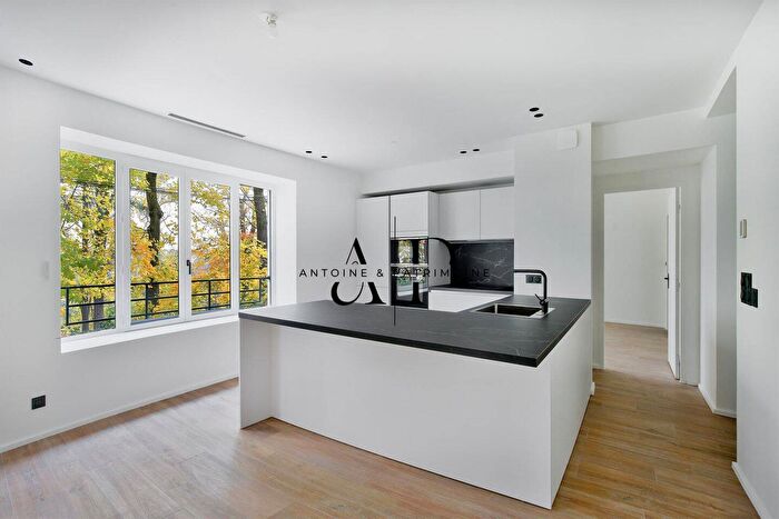 Appartement à louer - Ouest, Saint-Cyr-au-Mont-dOr - 4 pièces - 3 chambres