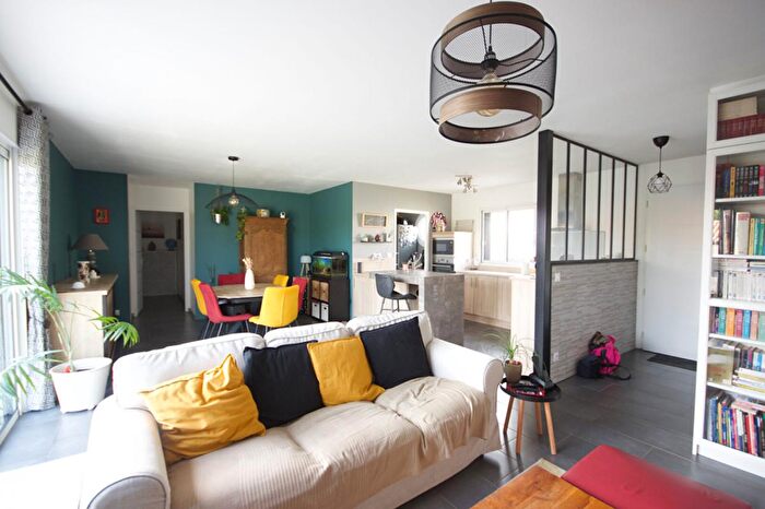 Maison à vendre - Saint-Vivien - 4 pièces - 3 chambres