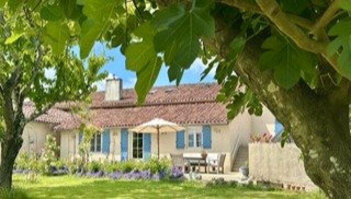 Maison à vendre - Aubeterre-sur-Dronne - 9 pièces - 4 chambres