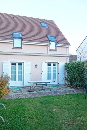 Maison 5 pièces à Centre Sud Est, Othis, à louer