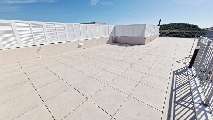 Appartement à louer - Cavalaire-sur-Mer - 4 pièces - 3 chambres