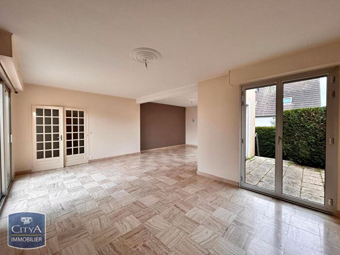 Maison à louer - Laval, Le Bourny - 6 pièces - 5 chambres