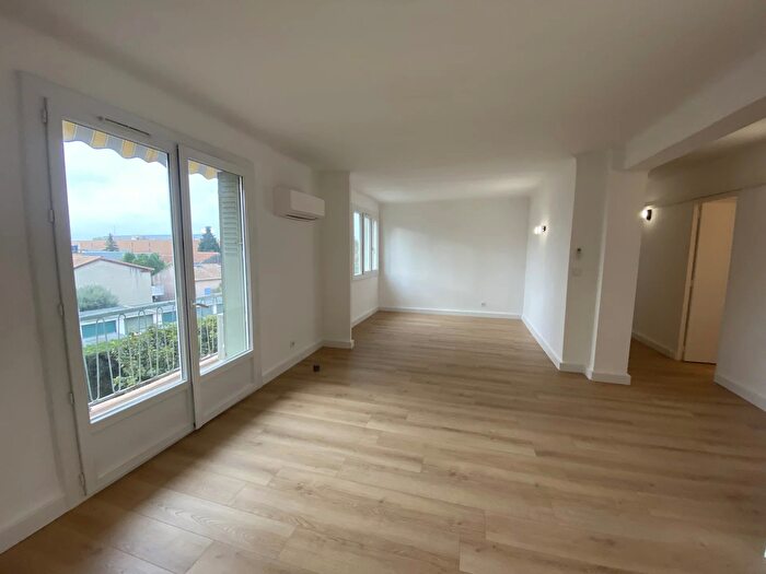 Appartement 4 pièces à louer à Nîmes, Gare