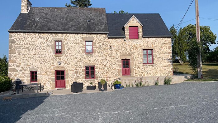 Maison à vendre - Commer - 6 pièces - 3 chambres