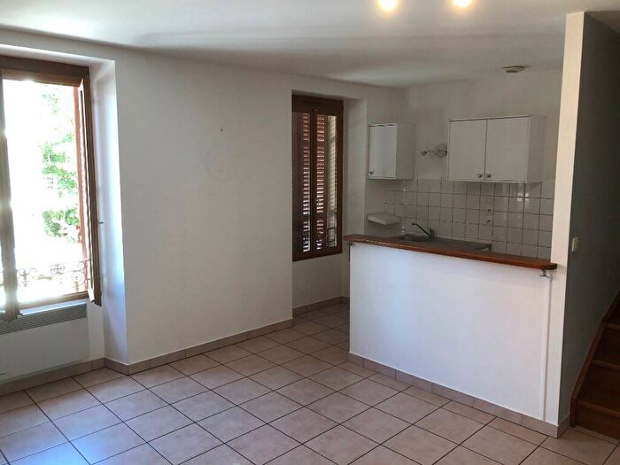 Appartement à louer - Centre-Saint Germain-Vareilles, Ambérieu-en-Bugey - 2 pièces - 1 chambre