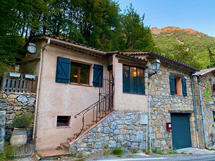 Maison à vendre - Courmes - 3 pièces - 2 chambres