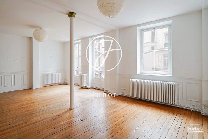Paris 11ème, République, Saint-Ambroise : Appartement 4 pièces à vendre