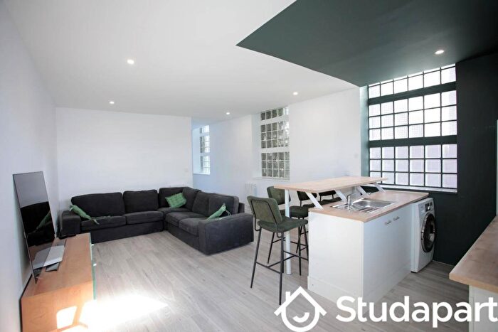 Appartement à louer - Liberté-Victoire, Cambrai - 1 pièce - 2 chambres