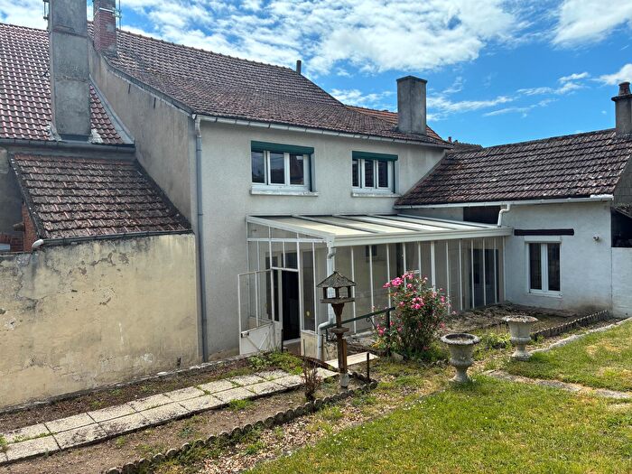 Maison 7 pièces à vendre à Myennes