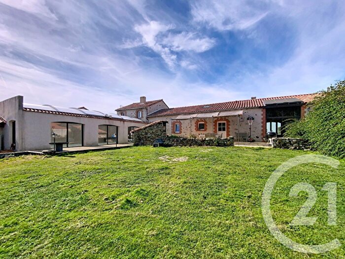 Maison à vendre - Cholet, Le Puy Saint-Bonnet - 7 pièces - 4 chambres