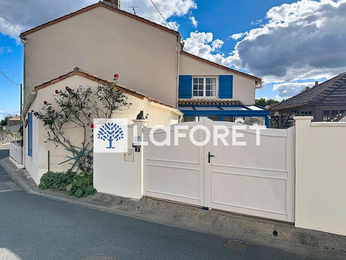 Maison 6 pièces à Airvault, à vendre