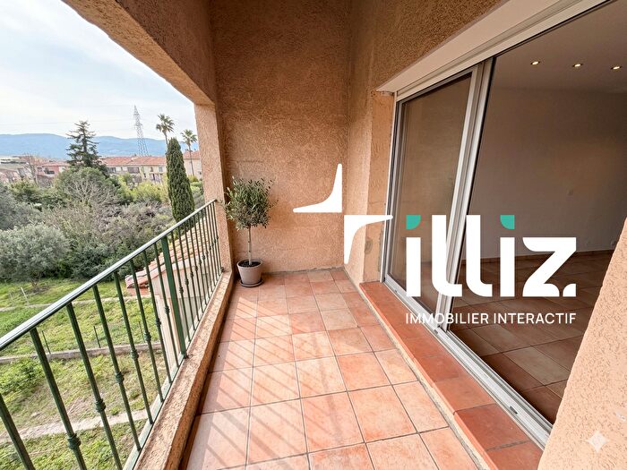 Appartement 4 pièces à vendre - Cogolin, Centre-ville, Subeiran, Pas de Grimaud