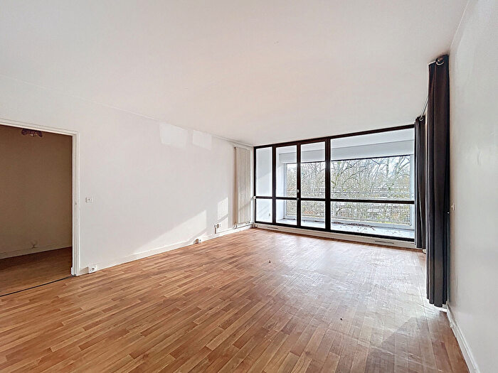 Appartement à vendre - Vaux-le-Pénil - 5 pièces - 3 chambres