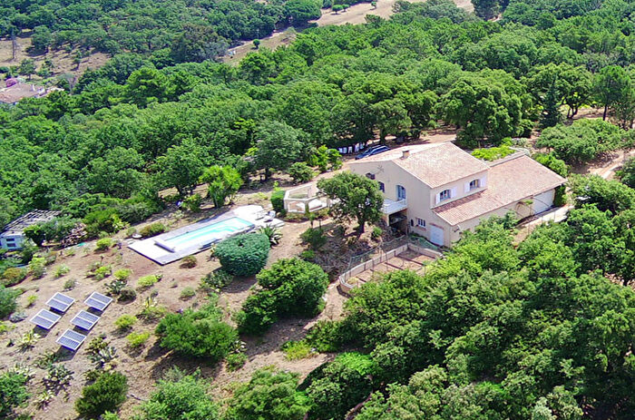 Maison à vendre - La Garde-Freinet - 9 pièces - 5 chambres