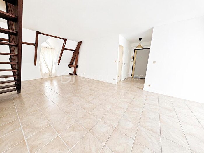 Appartement à louer - Chartres, Centre-ville - 2 pièces - 1 chambre