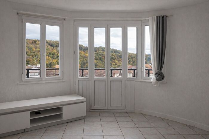 Appartement à vendre - Bellegarde-sur-Valserine - 5 pièces - 4 chambres