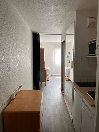 République, Suresnes : Appartement à louer