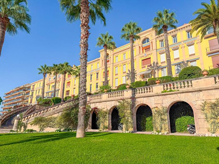 Appartement à vendre - Cannes, Petit Juas - 2 pièces - 1 chambre