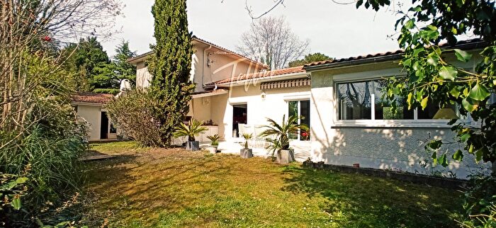 Maison à vendre - Saint-Aubin-de-Médoc - 6 pièces - 4 chambres