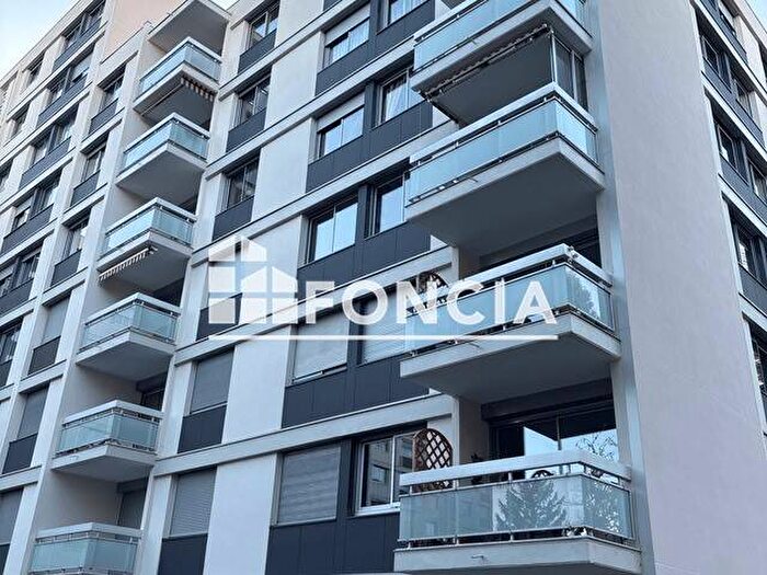 Appartement à louer - Lyon ème arrondissement - 3 pièces - 2 chambres