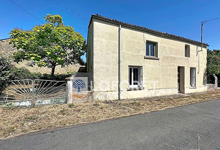 Maison 4 pièces à Louin, à vendre
