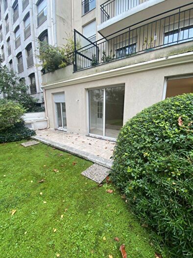 Appartement à louer - Chaillot, Paris ème arrondissement - 2 pièces - 1 chambre