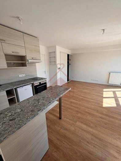 Appartement à louer - Centre Ville Sud, Villejuif - 1 pièce
