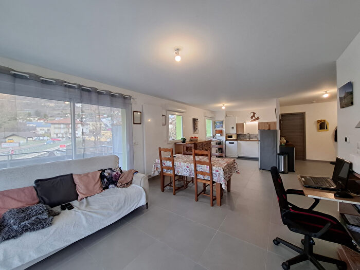 Appartement à vendre - Aigueblanche - 3 pièces - 2 chambres