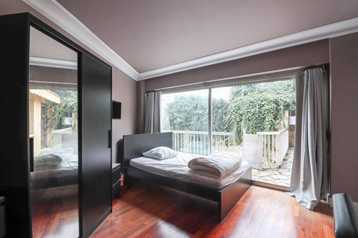 Maison à louer - Nansouty, Saint Genès, Bordeaux - 11 pièces - 10 chambres