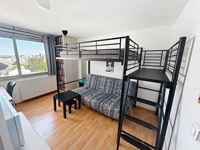 Appartement 1 pièce à Bois d'Amour-Porte de Paris-Courlancy, Reims, à louer