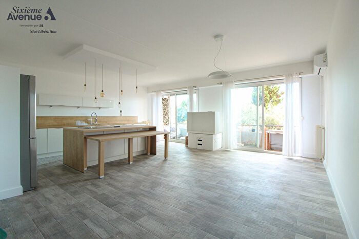 Appartement à louer - Nice, Vieux Nice - 3 pièces - 2 chambres