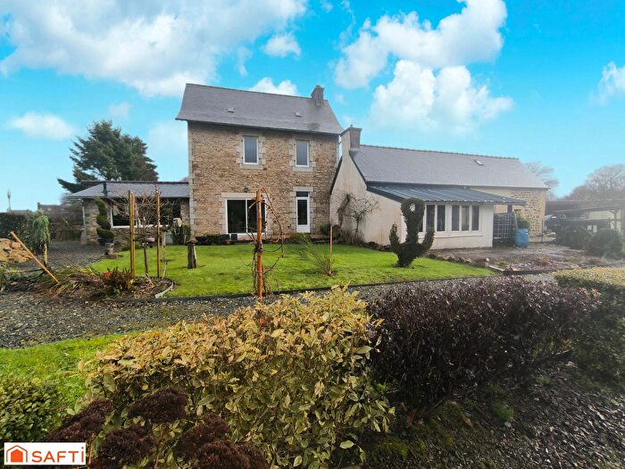 Maison à vendre - Plouaret - 7 pièces - 4 chambres