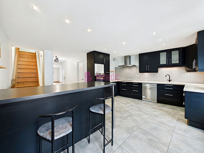 Appartement à vendre - Uckange - 5 pièces - 3 chambres