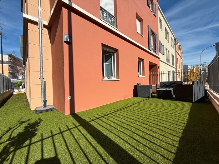 Appartement à vendre - Villiers-sur-Marne, Les Portes de Villiers - 3 pièces - 2 chambres