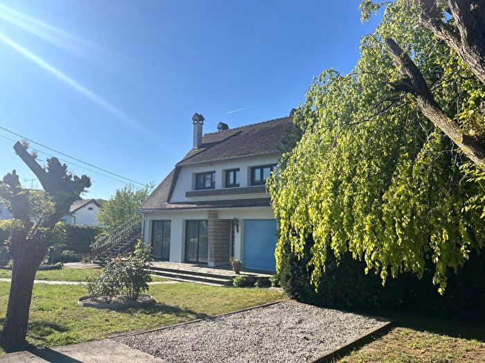 Condé-Sainte-Libiaire : Appartement 5 pièces à louer
