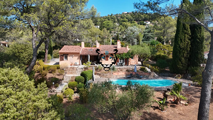 Roquebrune-sur-Argens, La Bouverie - Maison 4 pièces à vendre